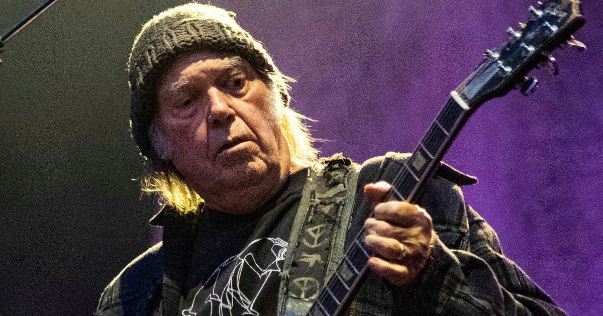 Neil Young Stuns Rally Crowd With Surprise First In-Person Performance ...